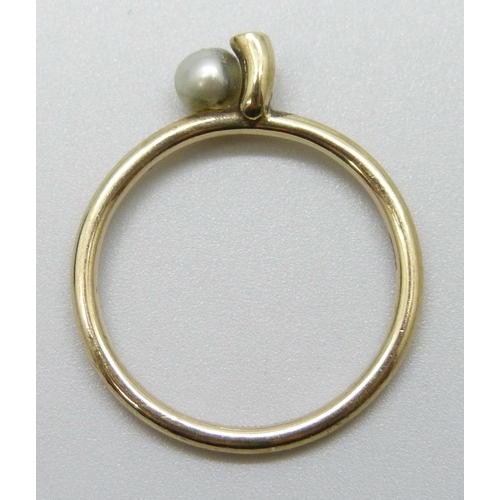 A 9ct gold, pearl and zircon ring, 1g, Q