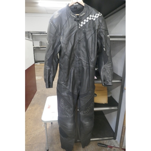 A Richa one piece motorcycle racing leather suit - size XL-XXL (fit ...
