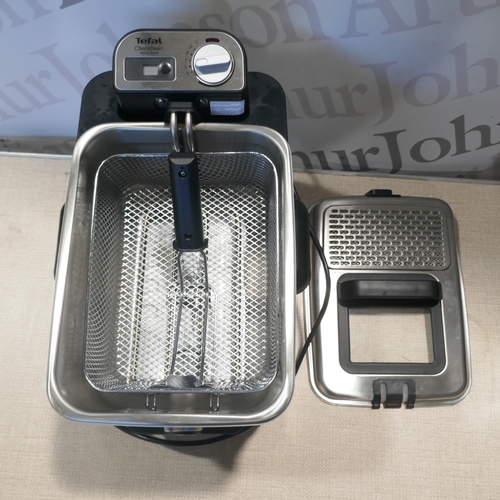 A Tefal Oleoclean Pro food fryer, (376-389) *This lot is subject to VAT