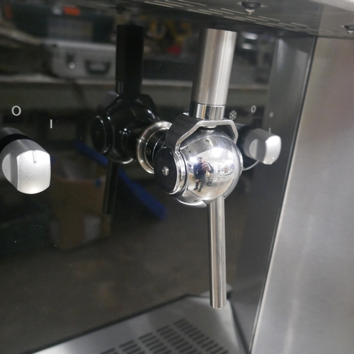 A CDA compact draught beer dispenser (620-127) *This lot is subject to VAT