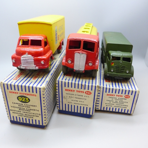 Two Dinky Toys, AEC Tanker 991, 10-ton army truck 622 and a Dinky ...