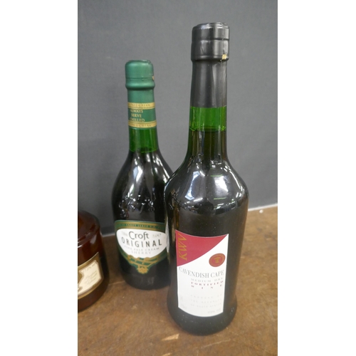 Assorted bottles of alcohol including KWV vintage brandy, Stones ...