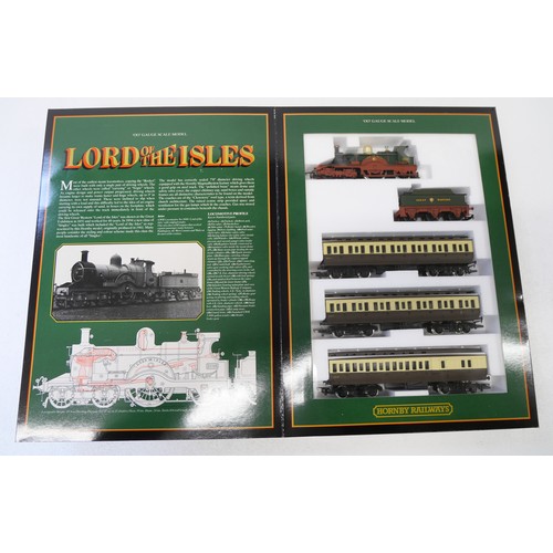 A Hornby 'Mighty Mallard' OO Gauge train set, a 1981 Hornby Classic ...