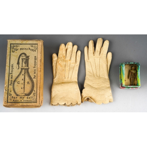 Dutch Peg doll with hand painted detailing together with small cream ...