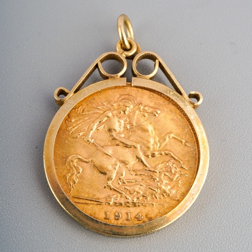 1914 gold half sovereign in 9 ct gold mounts, gross weight 5.3g