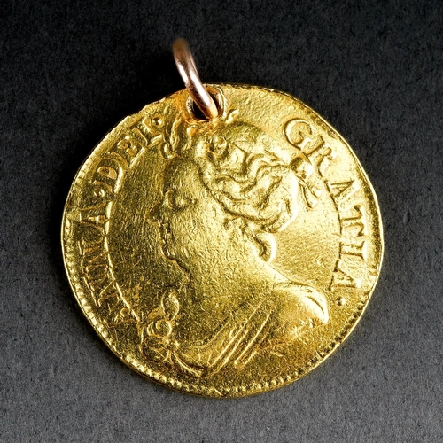 Queen Anne 1714 gold full guinea coin with a 9 ct gold loop, gross ...