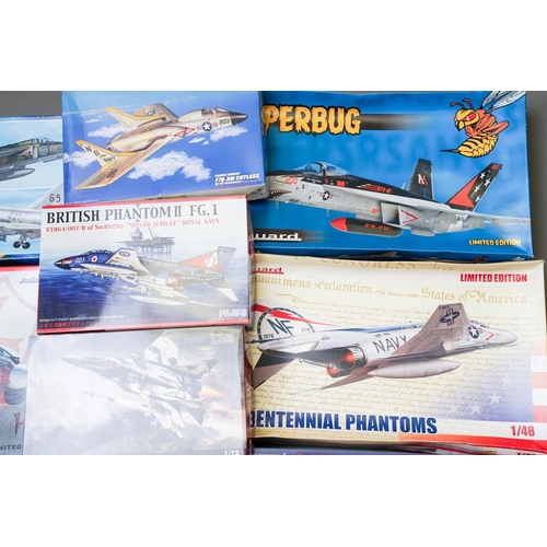 Fifteen assorted boxed scale model kits, the 1:72 scale models ...