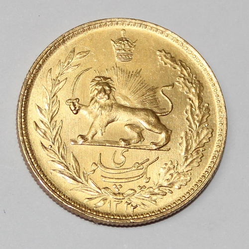 A rare Iranian 1 Gold Pahlavi coin, 1943 (1322) dated, approx 8.11g ...