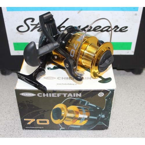 Shakespeare fishing box with seat, rigs, Shakespeare rod, a Fladen ...