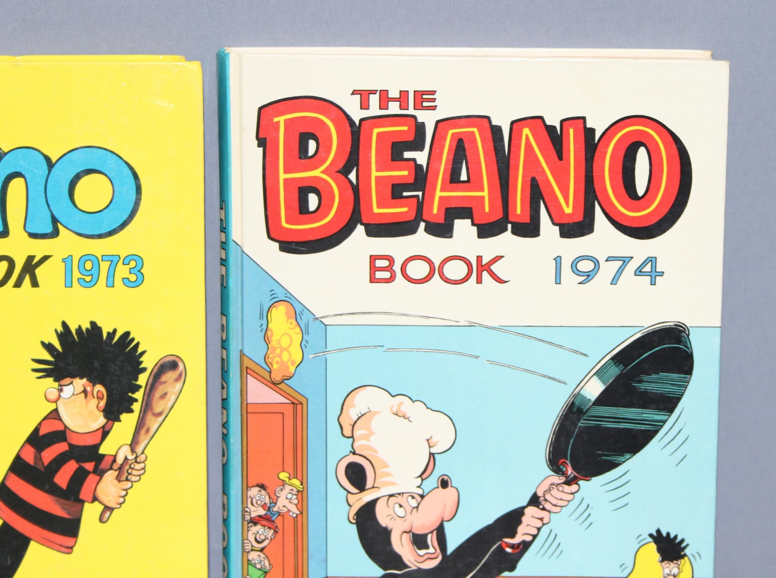 Qty of vintage Beano children's annuals ranging from 1979-1999