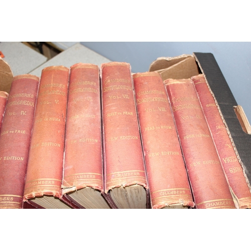 Mixed lot of vintage hardbacked books, to incl Chambers Encyclopaedia ...