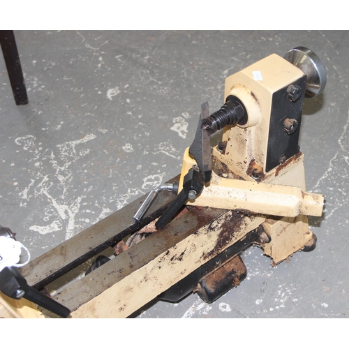 Perform CCSL 5 speed wood turning lathe, approx 137cm wide
