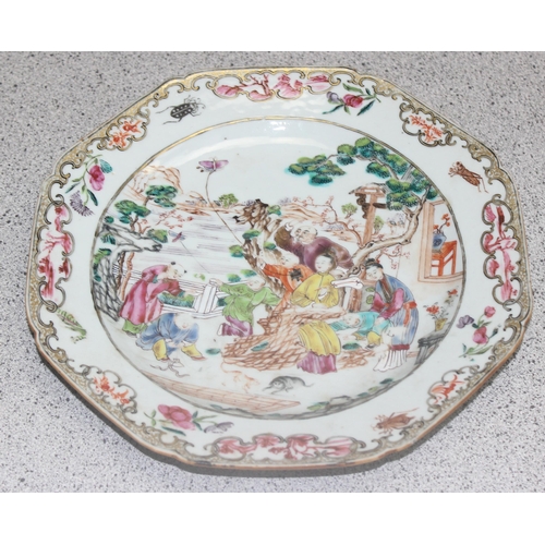 A pair of Chinese porcelain plates of octagonal form, Mandarin plates ...