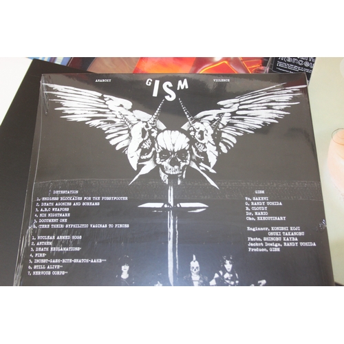 A large qty of assorted (many) modern vinyl records, mainly LPs, many ...