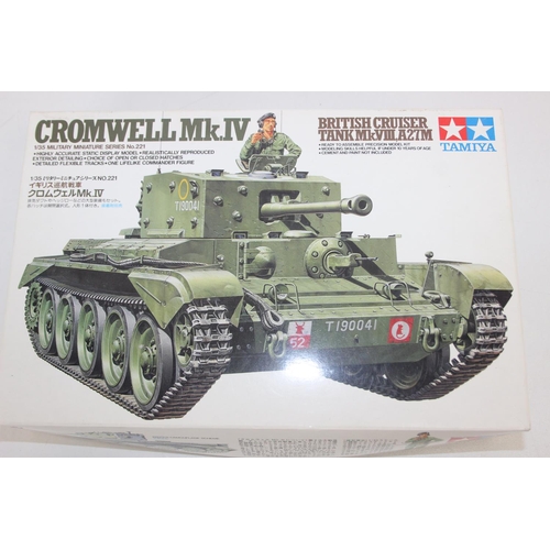 Three assorted tank related model kits, tow Tamiya & one Revell [3]