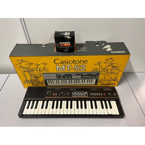 casiotone mt-52 keyboard boxed with adaptor