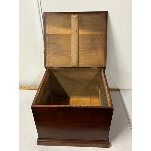 Vintage wooden slipper box/seat with brass shell style handles.