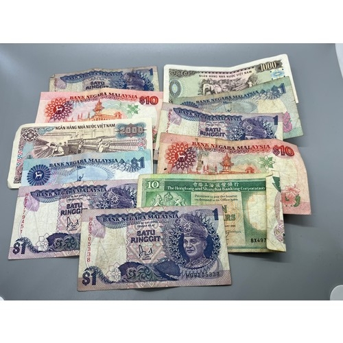 Selection of old notes from Vietnam and Malaysia along with 4 Malaya 1 ...