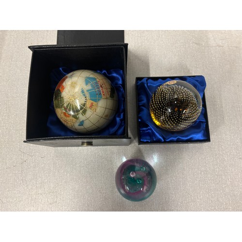 1 x gemstone world globe paperweight (boxed) with Jaffe rose bubbles ...