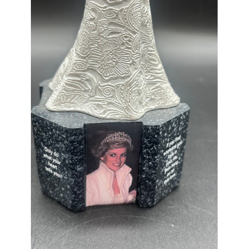 The Hamilton Collection Queen Elizabeth II limited edition figurine ...