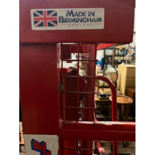 heavy duty wilmat hydraulic pallet lifter/stacker.