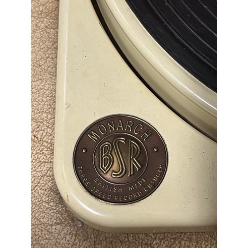 Vintage Monarch record player/radio.