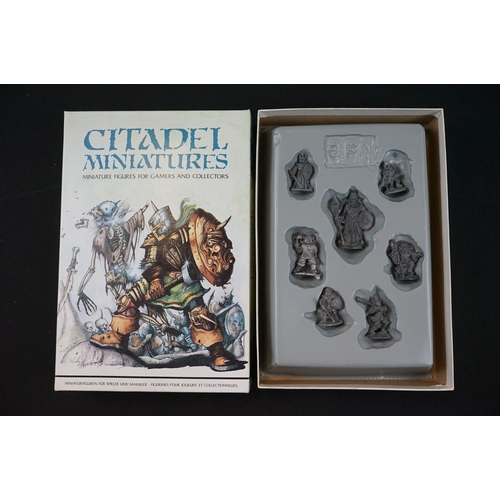 Seven boxed Citadel Miniatures fantasy / war gaming figure sets to ...