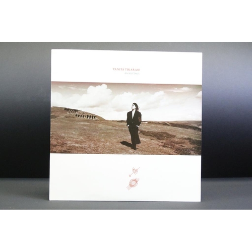 Vinyl - 9 albums by female artists to include: Tracy Chapman, Madonna ...