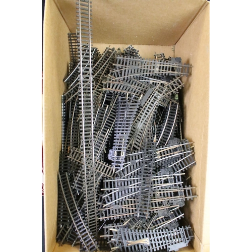 Quantity of OO gauge model railway to include boxed Airfix Multiple Train Controller, various track,