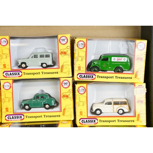 29 boxed Classix diecast models to include EM76610, EM76517, EM7605 ...
