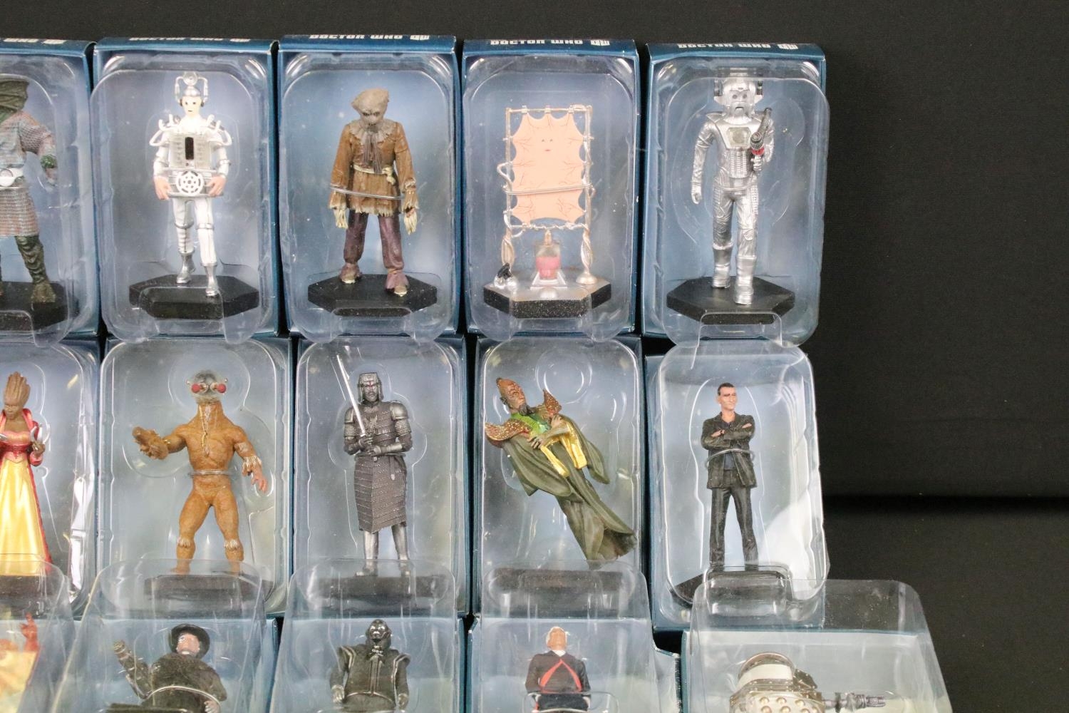 Collection of 24 boxed / cased Eaglemoss Doctor Who figures to include ...