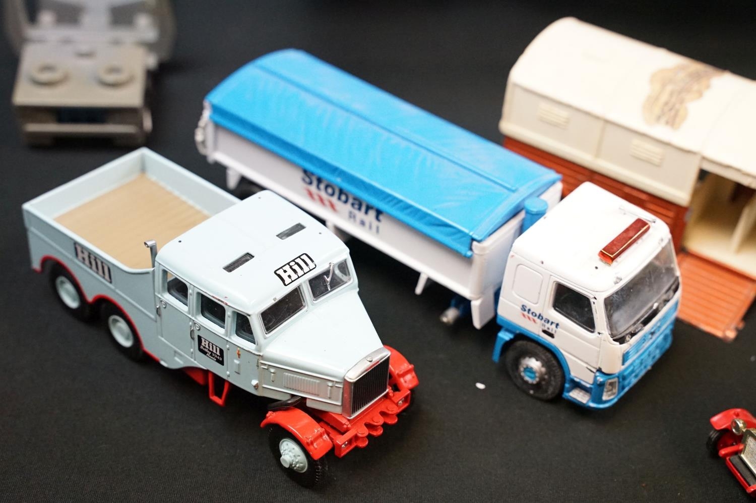 Collection of various mixed diecast models to include examples from ...