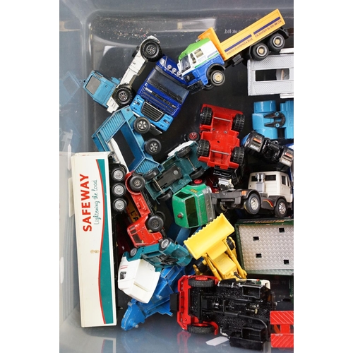 Collection of various mixed diecast models to include examples from ...