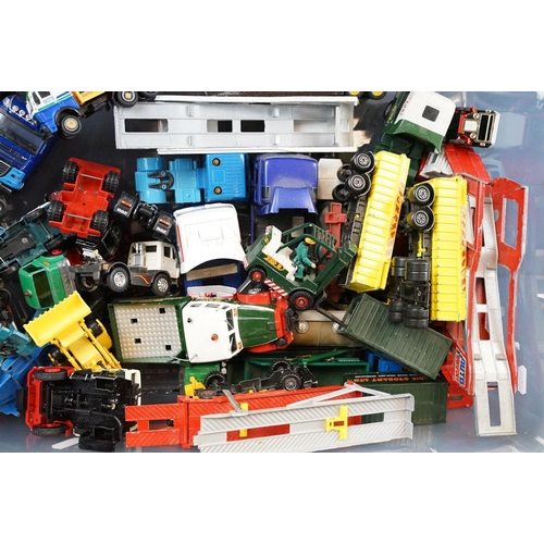 Collection of various mixed diecast models to include examples from ...