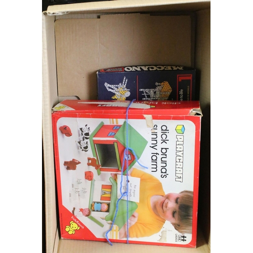 Quantity of toys and games to include boxed Scalextric 200 Electric ...