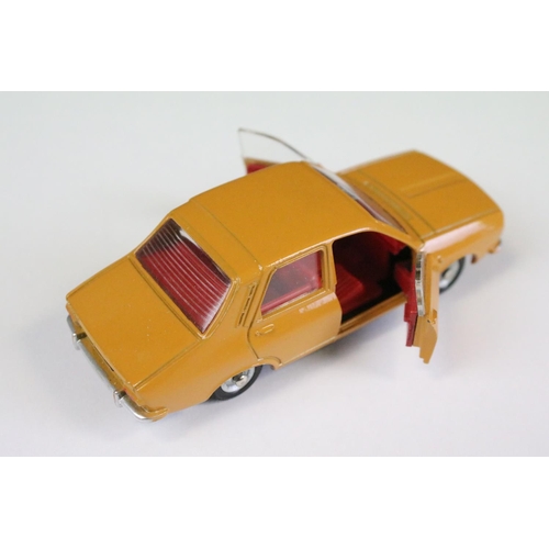 Two boxed French Dinky diecast models to include 1424 Renault 12 in ...