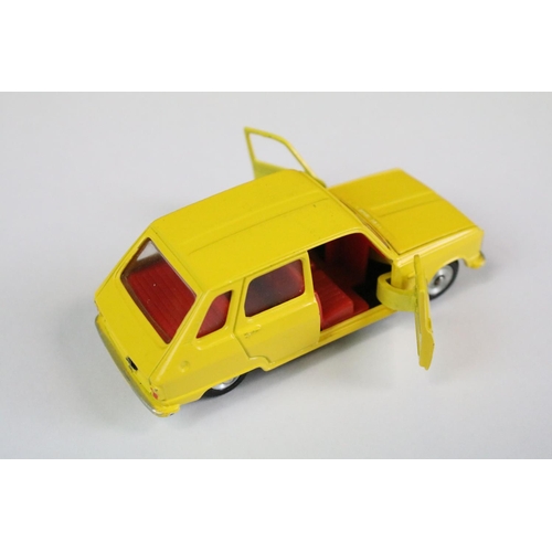 Two boxed French Dinky diecast models to include 1424 Renault 12 in ...