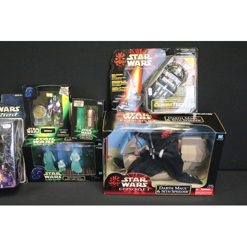 Star Wars - 24 Carded / boxed Hasbro Star Wars figures to include 8 x ...
