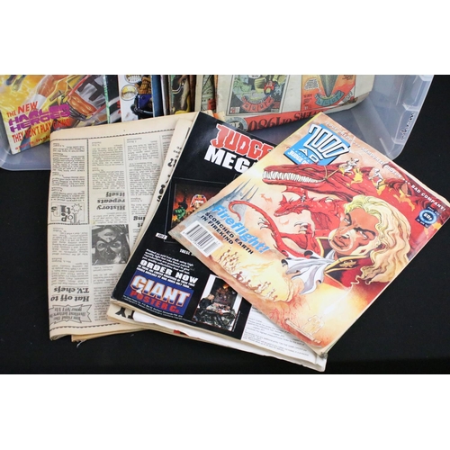 Comics - Collection of various 2000AD and Judge Dredd comics to include ...