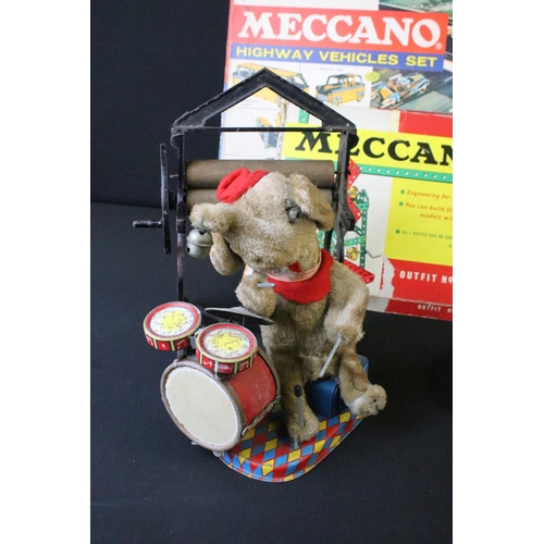 Quantity of various toys and games to include Britains Castle / Fort ...