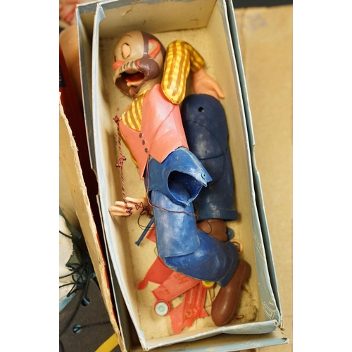 Quantity of 16 hand puppets to include Marionettes / Hazelle's etc ...