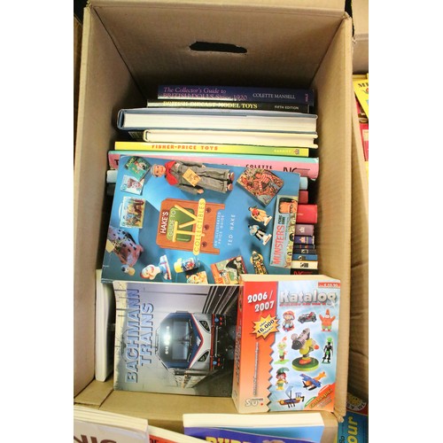 Comics & Books - Large collection of vintage comics, books and annuals ...