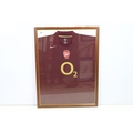 Framed Arsenal O2 Highbury 1913-2006 shirt with multiple signatures ...