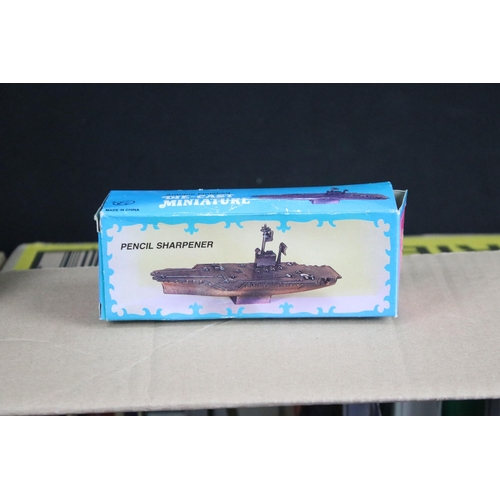 Quantity of various toys to include 32 x boxed diecast models to ...