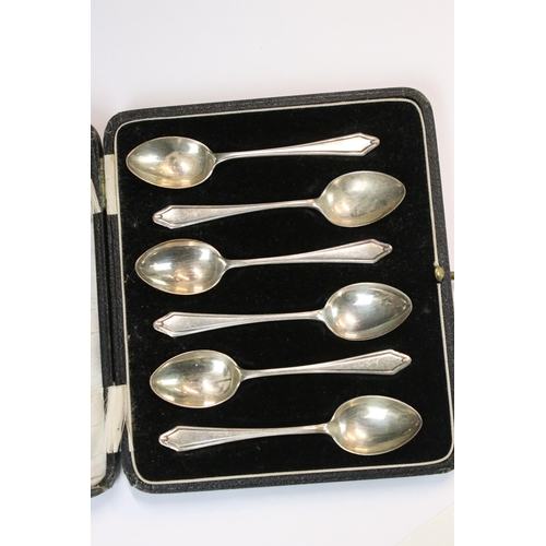 A set of six fully hallmarked sterling silver teaspoons within fitted ...