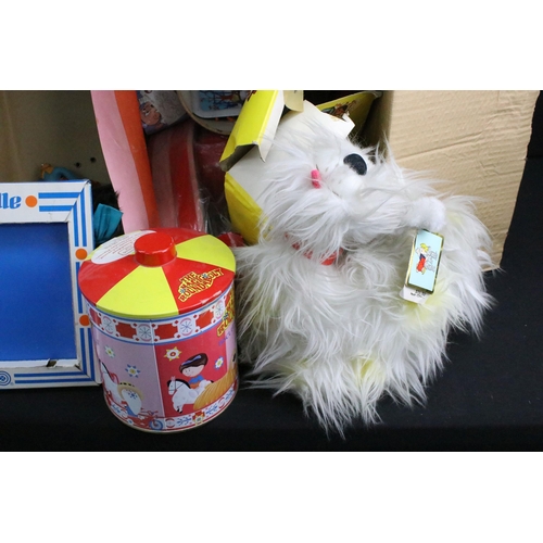 Collection of vintage Magic Roundabout collectables and toys to include ...