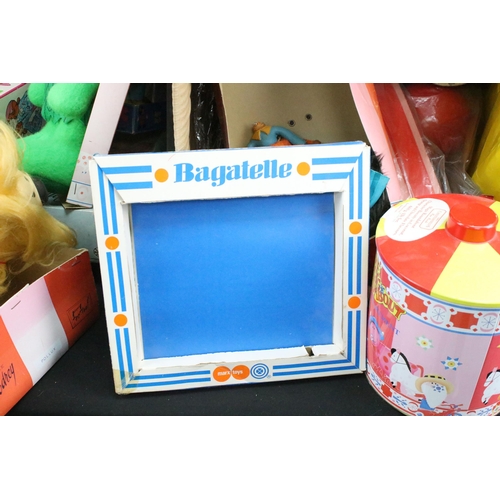 Collection of vintage Magic Roundabout collectables and toys to include ...