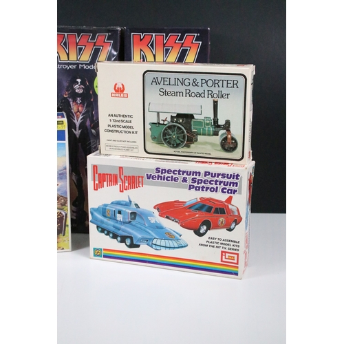 Seven boxed plastic / diecast model kits to include 3 x Polar Lights ...