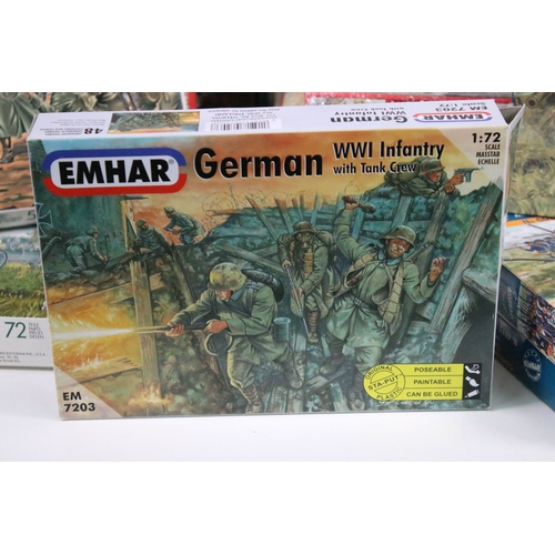 26 Boxed 1/72 and plastic model figure kits to include Revell 02584 ...
