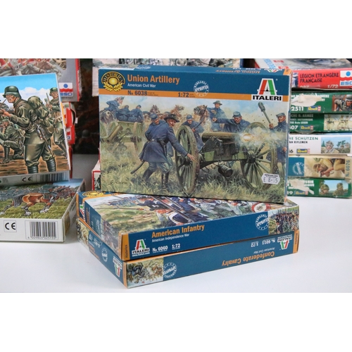 26 Boxed 1/72 and plastic model figure kits to include Revell 02584 ...